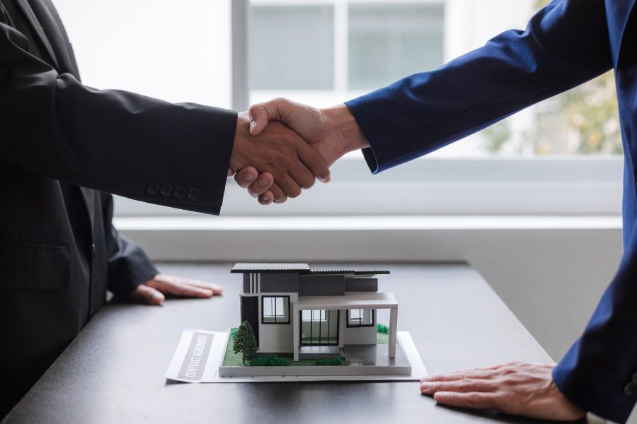 How Do Real Estate Auctions Work? | Buyers & Sellers Guide